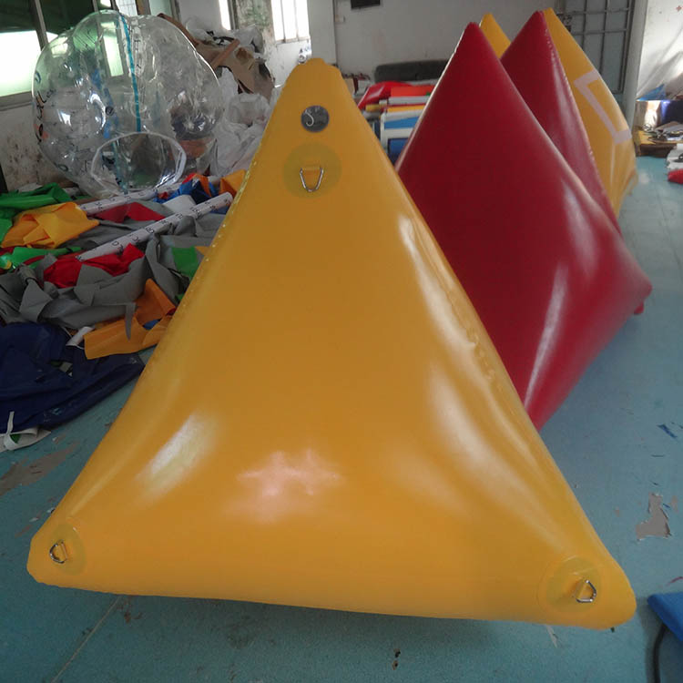 Inflatable Triangle Bouy - 郭玉衡